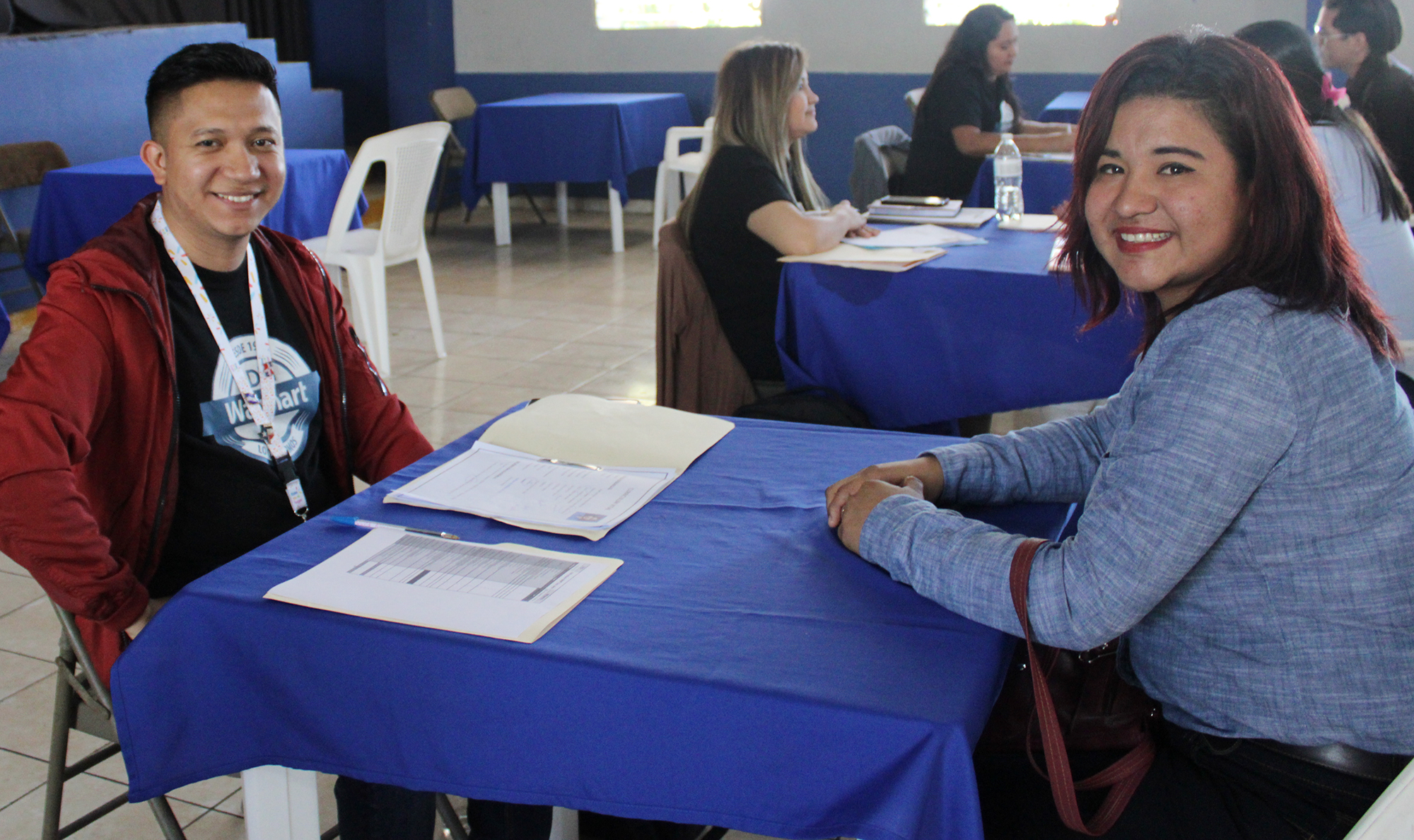 Walmart genera empleos para nueva tienda en Santa Ana